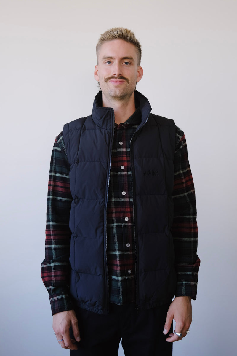 unisex quilted vest - anil - black – collab zürich
